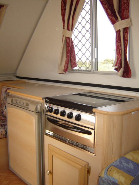 2007 Coromal Mirage 455 Pop-Top | 215 Flores Rd, Webberton WA ...